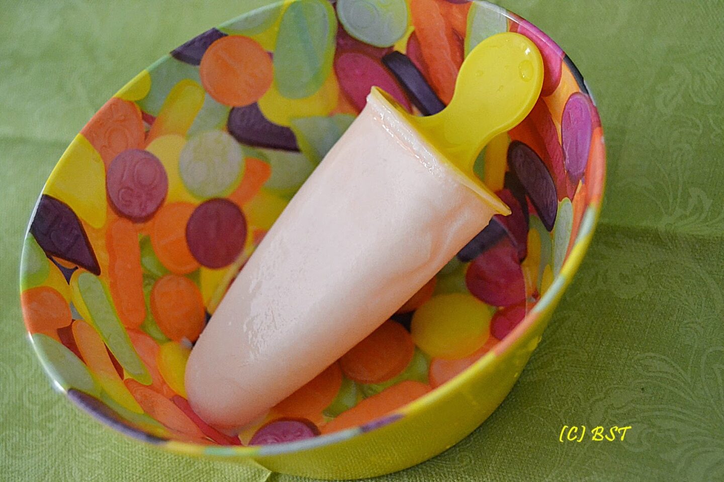 Rose Milk Pops - The Big Sweet Tooth