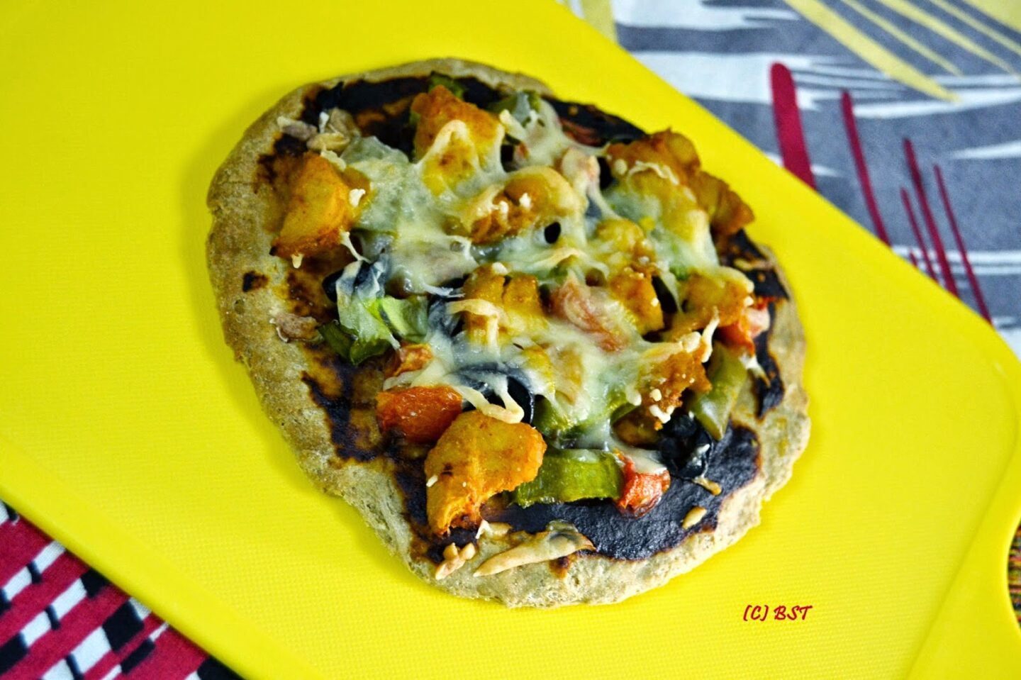 Mini Chicken Pizza with Wholewheat Base - The Big Sweet Tooth