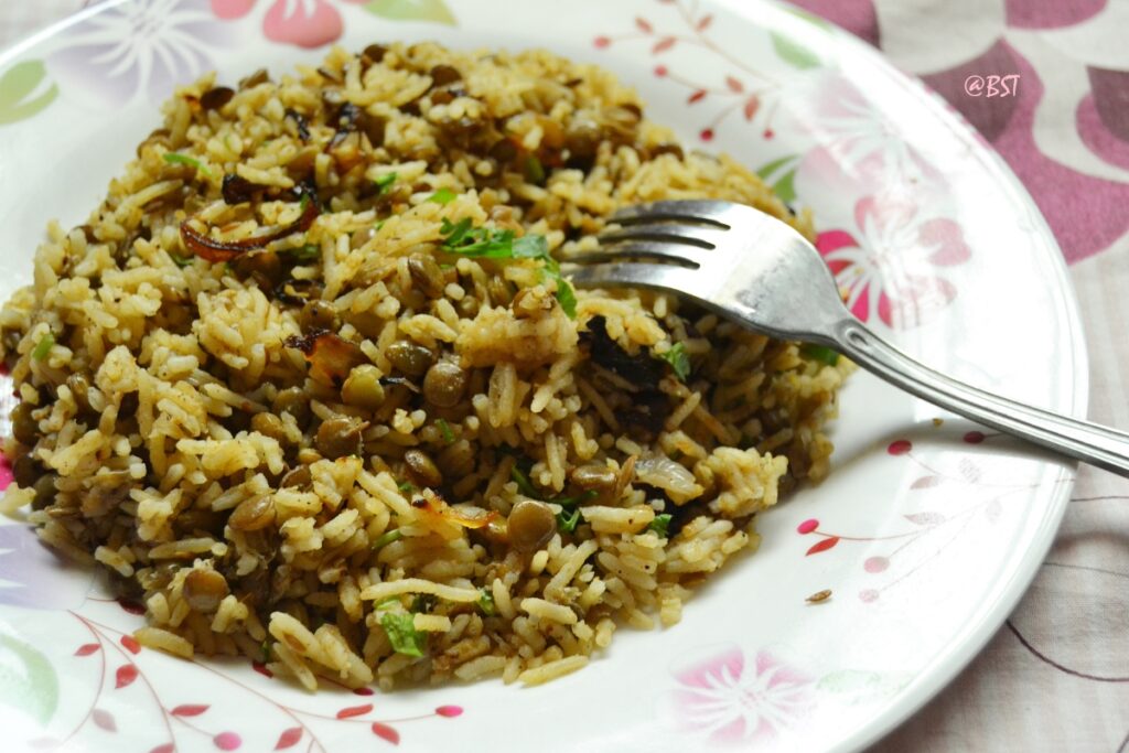 Mujadarah ~ Arab Style Lentil Rice - The Big Sweet Tooth