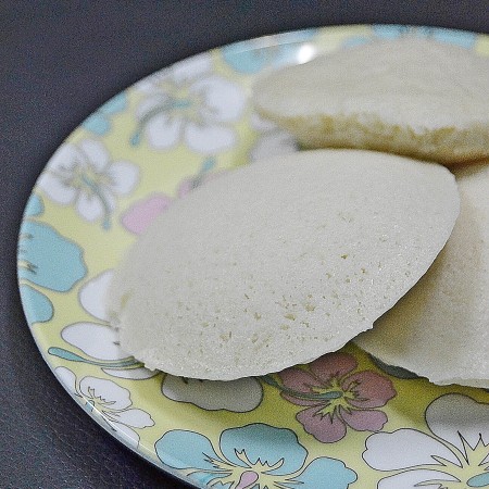 Idli ~ South Indian Rice Cakes - The Big Sweet Tooth