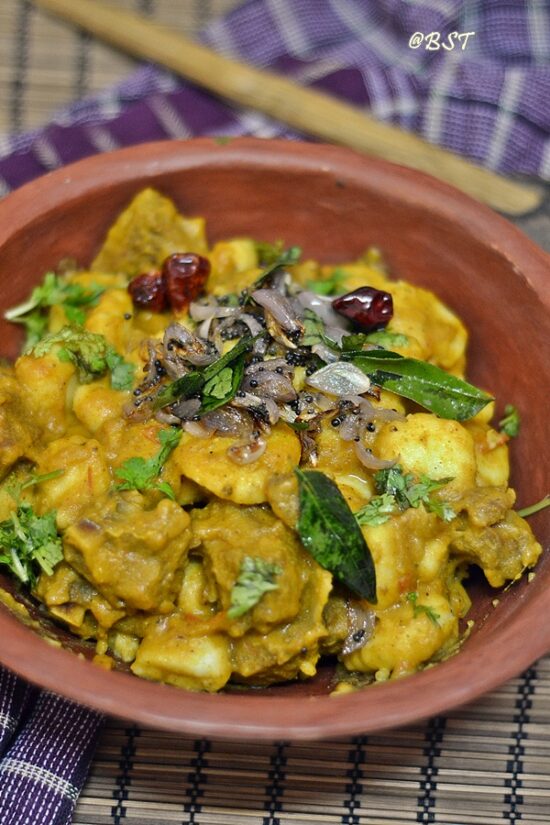 Kunjipathil/ Kakkarotti/ Erachi Pidi ~ Rice Dumplings in Meat Stew ...