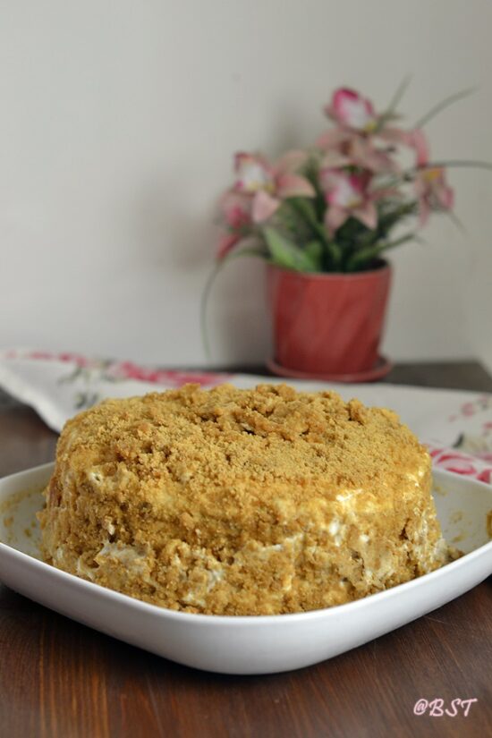 Medovic/ Medovik | Russian Honey Cake - The Big Sweet Tooth