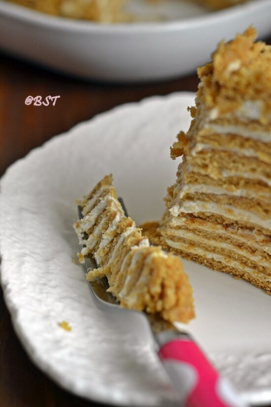 Medovic/ Medovik | Russian Honey Cake - The Big Sweet Tooth
