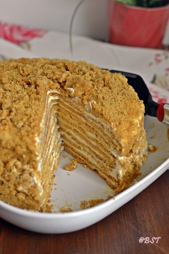 Medovic/ Medovik | Russian Honey Cake - The Big Sweet Tooth