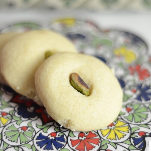 Ghorayeba ~ Arab Shortbread Cookies - The Big Sweet Tooth