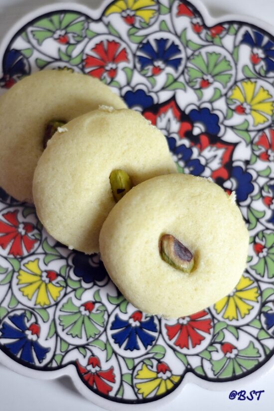 Ghorayeba ~ Arab Shortbread Cookies - The Big Sweet Tooth