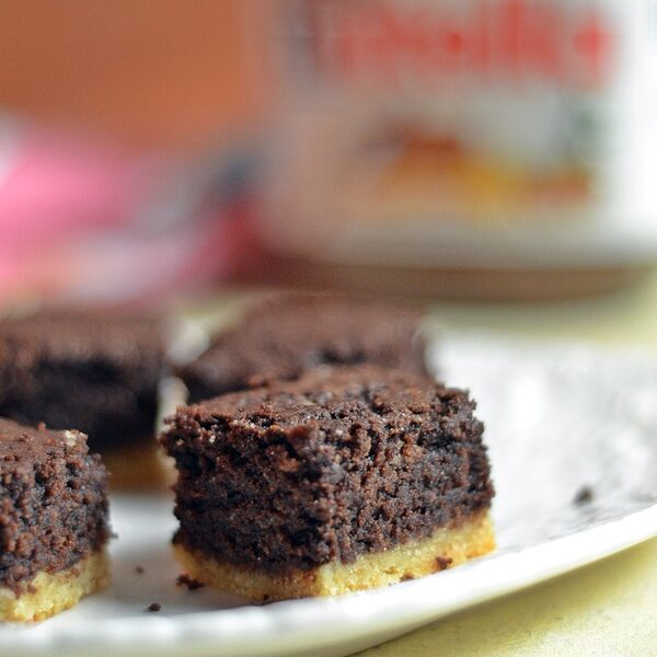 Eggless Nutella Brownie Shortbread Bars - The Big Sweet Tooth