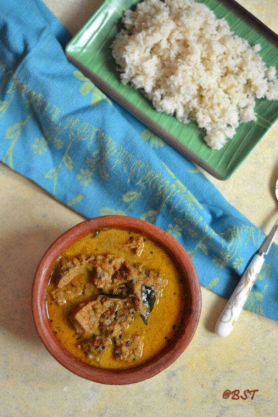 Varutharacha Erachi Curry - Malabar Meat Curry in Roasted Coconut Paste ...