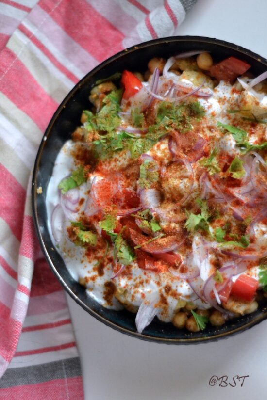 Pakistani Chana Chaat | Easy Chole Chaat with Yogurt - The Big Sweet Tooth