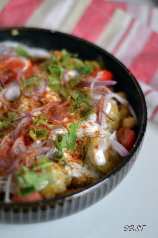Pakistani Chana Chaat | Easy Chole Chaat with Yogurt - The Big Sweet Tooth